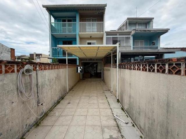 Triplex com vista pro mar à venda em Pontal do Sul