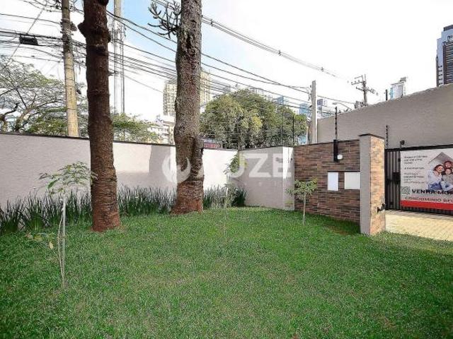 Triplex com área externa no Ecoville próximo a Saint German