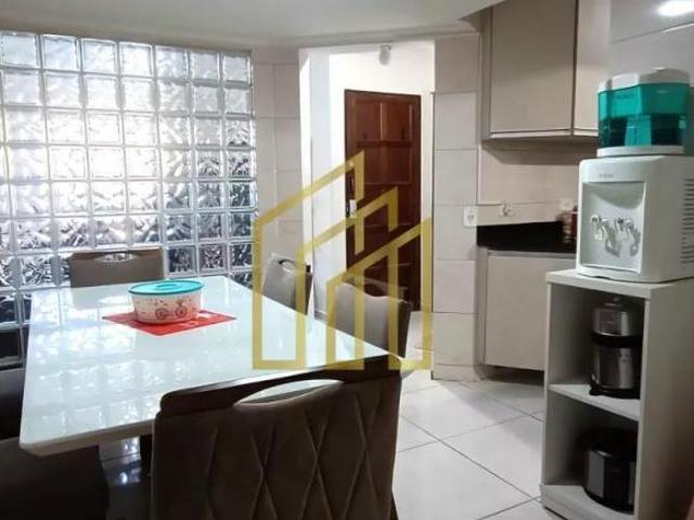 TRIPLEX COM ELEVADOR À VENDA NO CAJURU, CURITIBA | 3 SUÍTES | 180M² | CONDOMÍNIO FECHADO