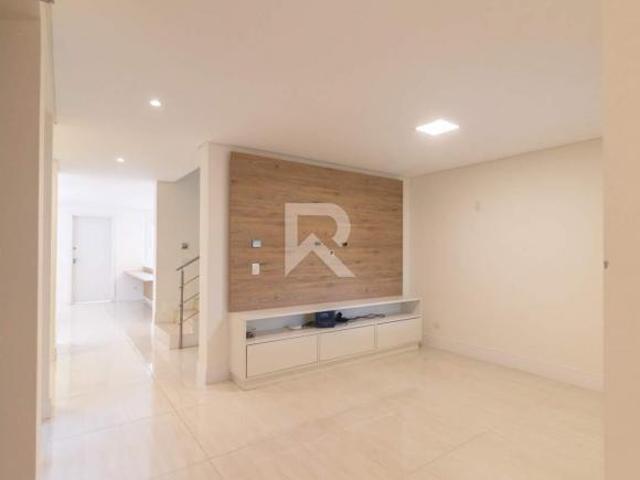 Triplex com Jardim, 4 quartos e 2 vagas à venda – Santo Inácio Curitiba/PR