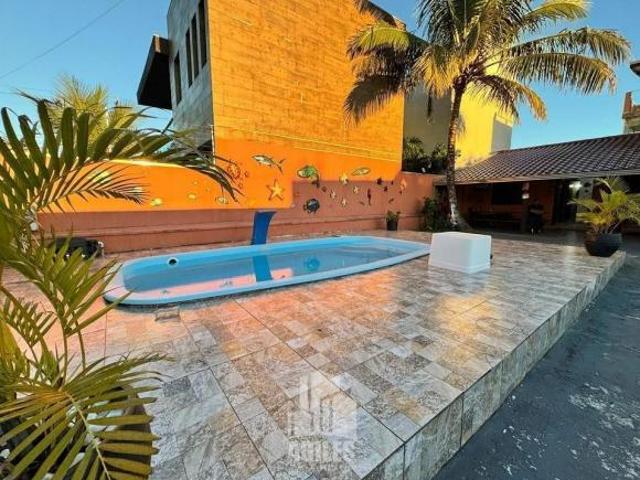 Triplex com piscina e terraço a 50m do mar