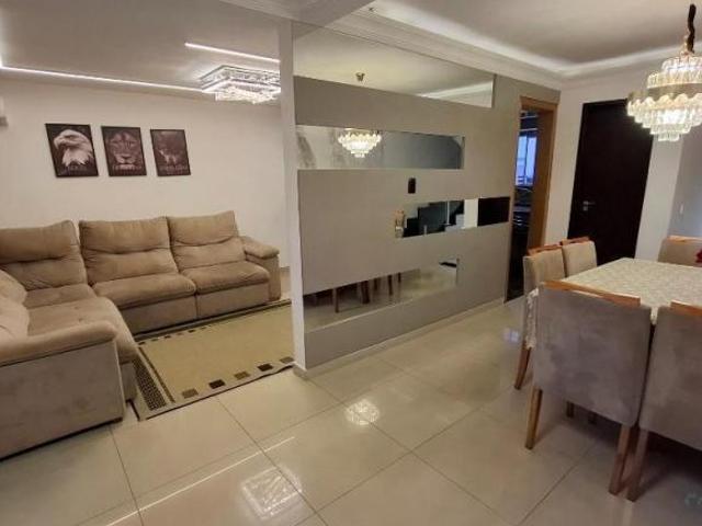 Triplex com piscina padrão, em região privilegiada, 900mtrs parque BACACHERI em Curitiba PR