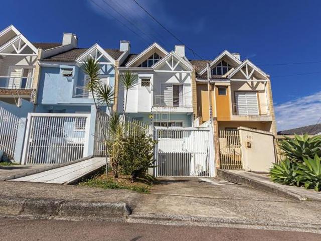 Triplex com quintal