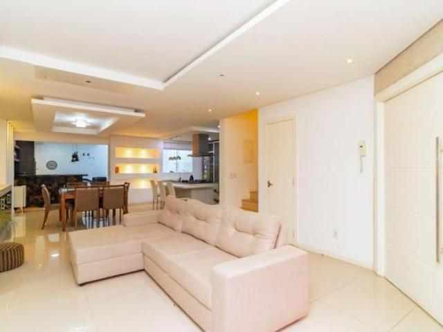 TRIPLEX DE ALTO PADRÃO COM 3 SUÍTES, EM CONDOMÍNIO FECHADO NO BOQUEIRÃO R$1.295.000.00
