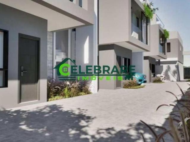 TRIPLEX DE CONDOMÍNIO COM TERRAÇO! 03 QTOS,SUÍTE E SACADA