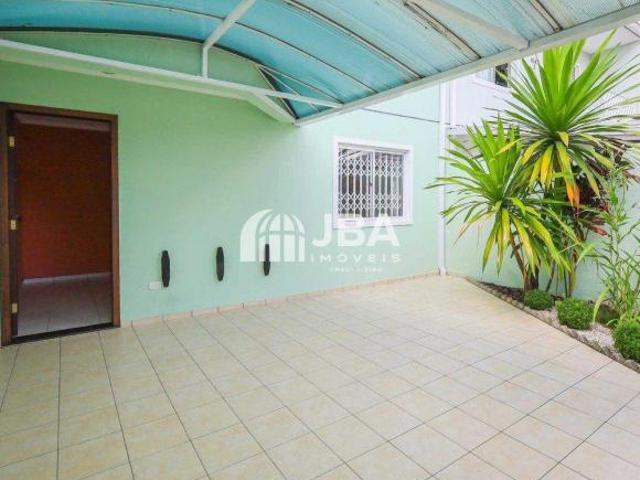 TRIPLEX DE FRENTE PARA RUA COM 4 QUARTOS