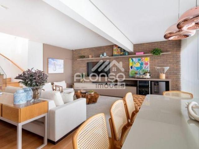 Triplex de Luxo | 240m² | 3 Quartos sendo 2 Suítes | Condomínio Clube
