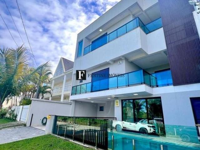 Triplex de luxo frente mar no Atami Pontal