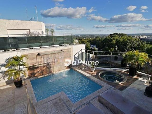 TRIPLEX DE LUXO NO CORAÇÃO DE BRASÍLIA SQS 211 ED. TARTUCE ASA SUL