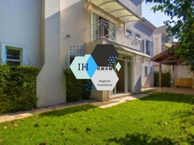 Triplex de 342m2 à venda com 4 dormitórios, 2 suítes e 3 vagas