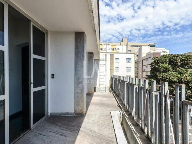 Triplex Exclusivo de 347 m² no São Lucas | 6 Quartos | 2 Suítes | 8 Vagas