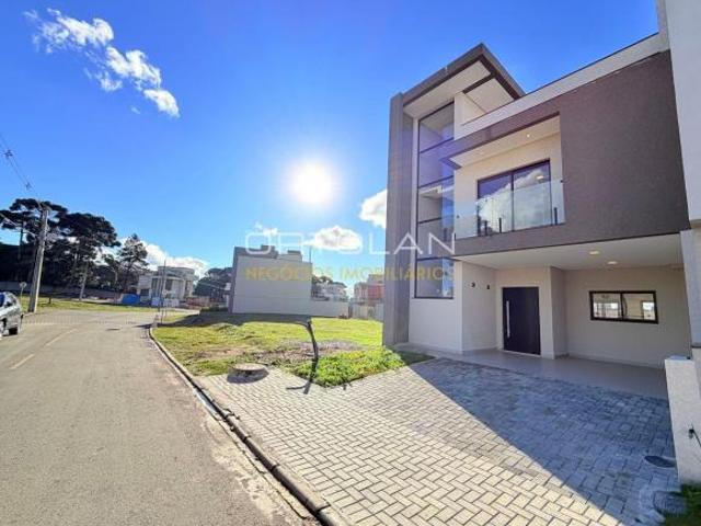 Triplex em condomínio 213m² 03 Dormitórios Costeira SJP