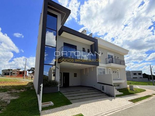 Triplex em condomínio 231m² 03 Dormitórios Costeira SJP