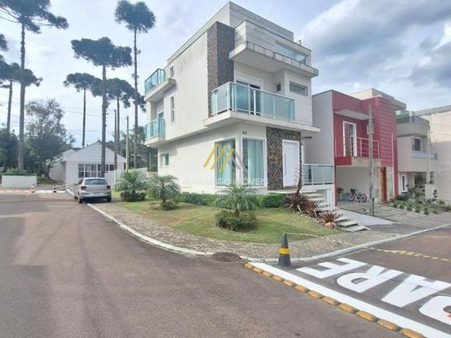 Tríplex em Condomínio