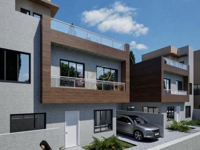 Triplex em Condomínio