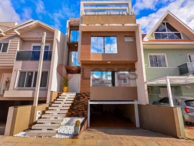 TRIPLEX EM CONDOMINIO FECHADO NO NOVO MUNDO 4 DORM 3 VAGAS