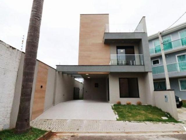 TRIPLEX EM CONDOMINIO NO CAPÃO RASO