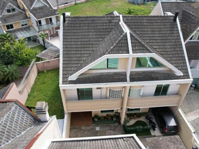 Triplex em condomínio no Jardim das Américas