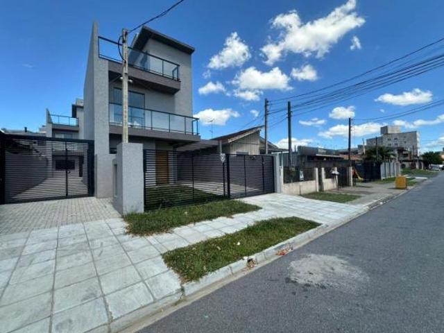 Triplex em condomínio no Pinheirinho c/3Q, terraço com churrasqueira | unidades internas e externas