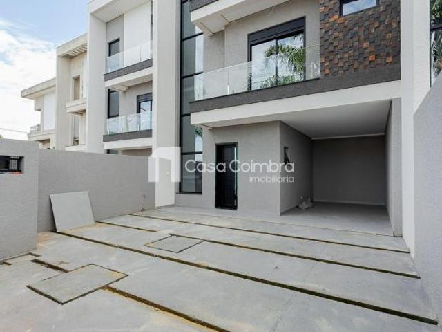 Triplex em Pinhais com 3 suítes e terraço com chur