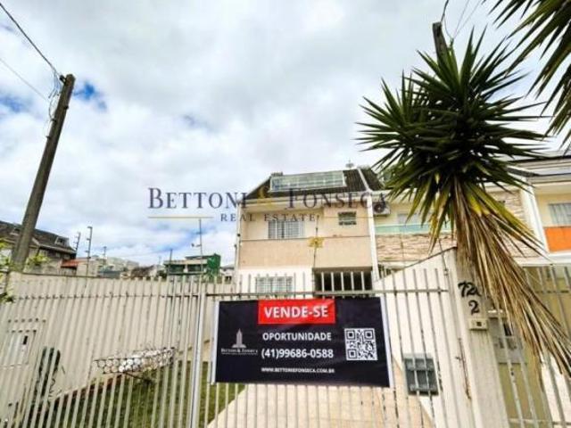 Triplex Face Norte no Bairro Alto, com Edicula