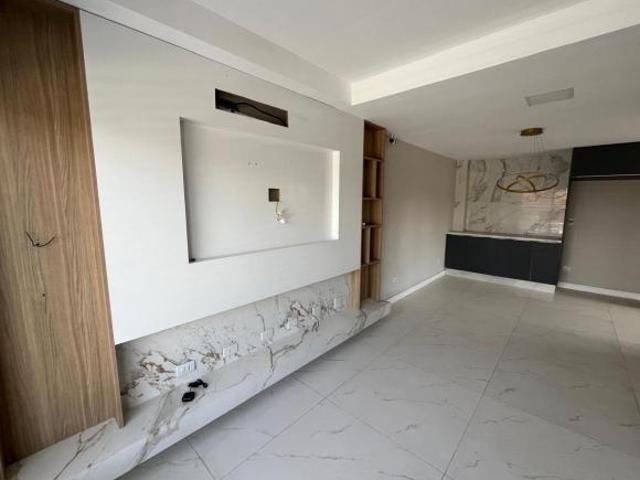 TRIPLEX FRENTE RUA A VENDA NO XAXIM