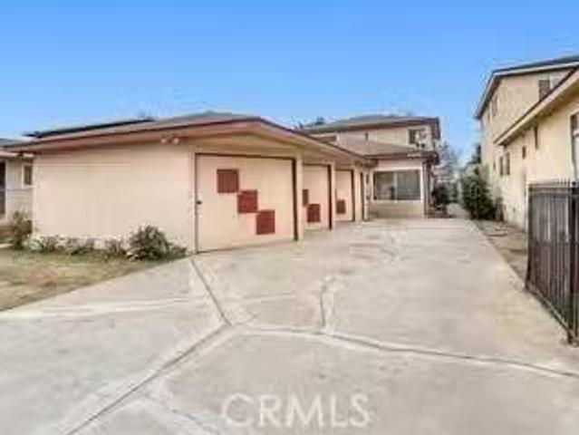 Triplex Hawthorne, CA 11880 Eucalyptus Ave #C