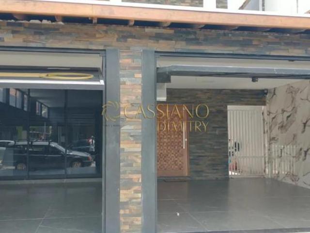 Triplex para venda de locação de 600m² | 05 dormitórios, sendo 01 suíte e 02 vagas de garagem | Vila