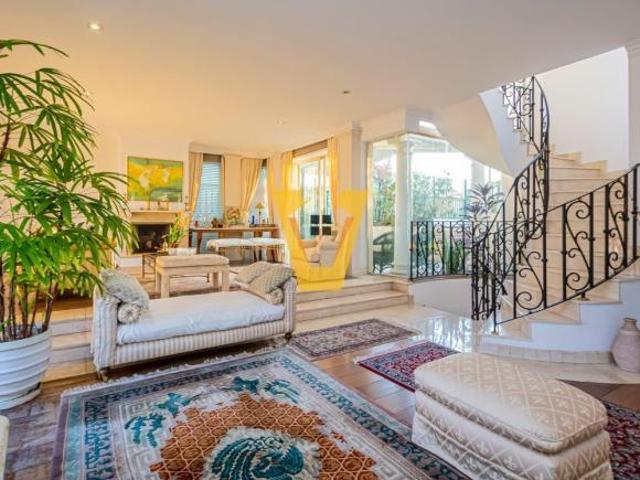 Triplex para venda em Santa Cecília com 5 quartos, sendo 5 suítes, 551m²