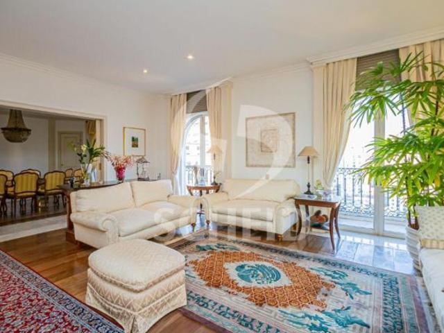 Triplex para venda em Santa Cecília com 5 quartos, sendo 5 suítes, 551m² 8 vagas