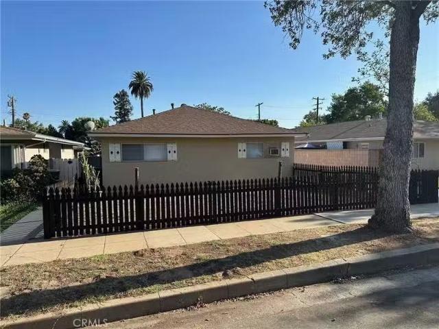 Triplex San Dimas, CA 140 W 4th St