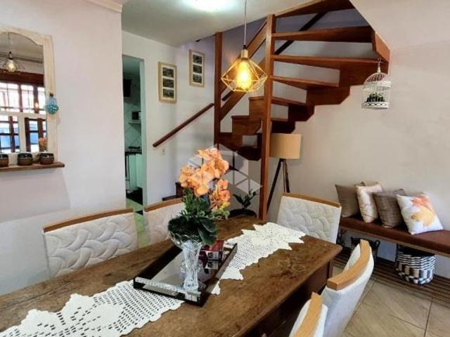Triplex semimobiliado, com 02 dormitórios no bairro Renascença