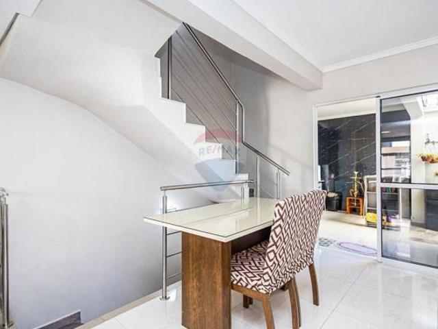 Sobrado Triplex 3 quartos, 1 suíte, 218m² com 3 vagas no Barreirinha