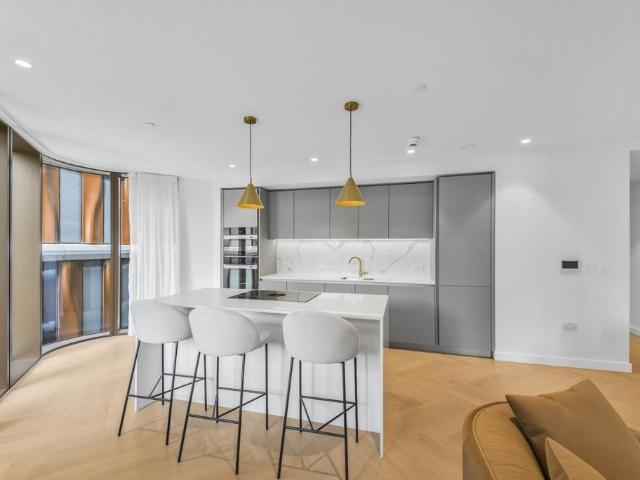 Triptych Bankside, London, SE1 2 bed apartment to rent £5,850 pcm £1,350 pw