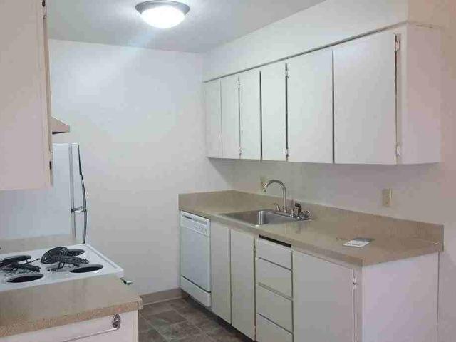Tristin Square Apartments 2 Bedroom Apartment for Rent at 6206 Se 52nd Ave, Portland, OR 97206 Woodstock