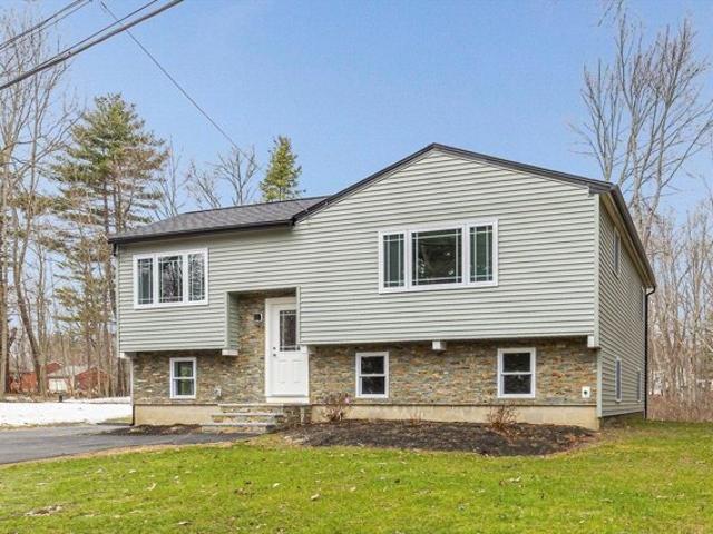Trues Pkwy, Sandown, Home For Sale