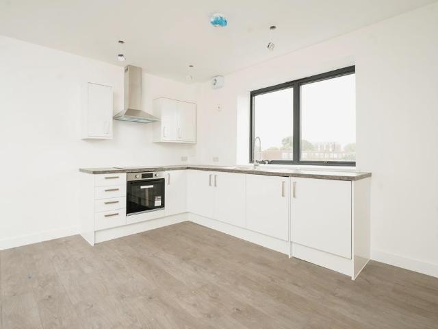 Trulock Road, London, N17 2 bed flat to rent £1,850 pcm £427 pw