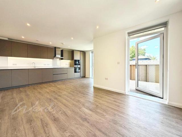 Truman Way Dartford DA1 2 bed apartment to rent £2,245 pcm £518 pw