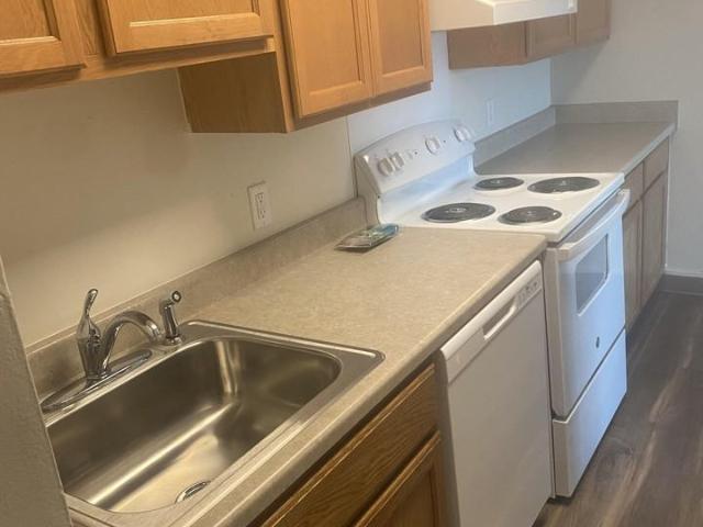 Trumbull Crossing 1 Bedroom Apartment for Rent at 5500 Trumbull St, Detroit, MI 48208 Rosa Parks