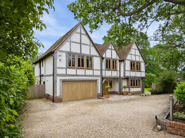 Trumpsgreen Road, Virginia Water GU25 5 bed house to rent £6,500 pcm £1,500 pw