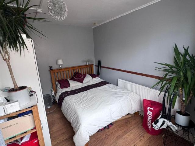 Trundleys Road, London SE8, Room to rent, £900 pcm | PrimeLocation
