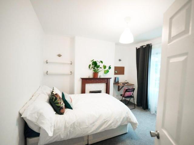 Trundleys Road, London SE8, Room to rent, £975 pcm | PrimeLocation