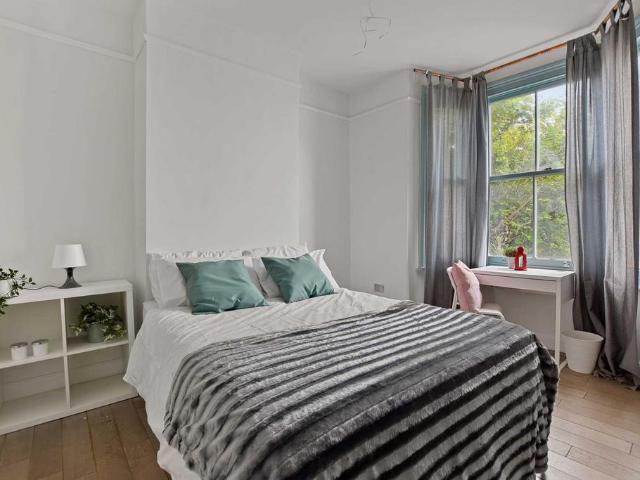 Trundleys Road, London, SE8 5JG 5 bed house to rent £4,000 pcm £923 pw