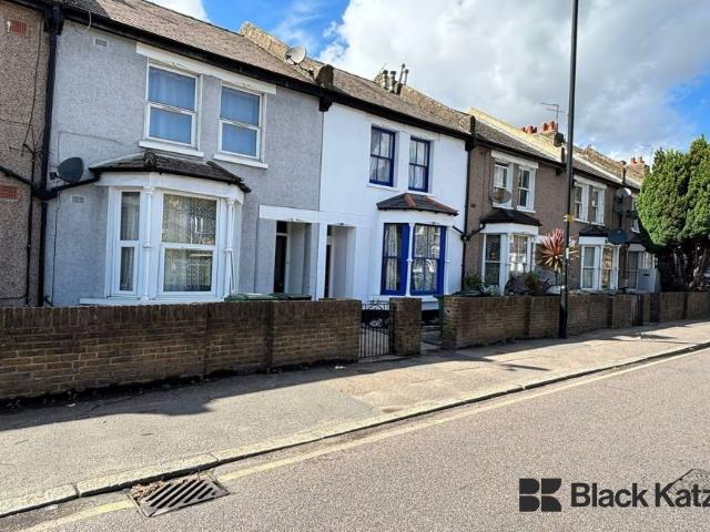 Trundleys Road, Surrey Quays SE8, 4 bed town house to rent, £2,999 pcm | PrimeLocation