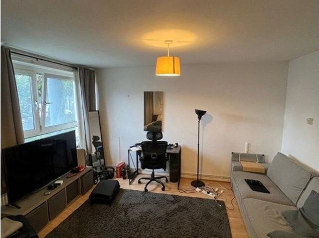 Trundleys Terrace, Surrey Quays SE8, 1 bed flat to rent, £1,300 pcm | PrimeLocation