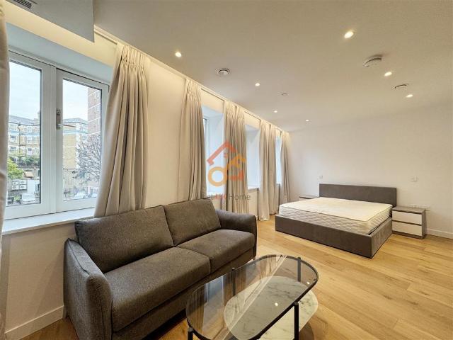 Truro House, 8 Mount Pleasant. Studio to rent £3,000 pcm £692 pw