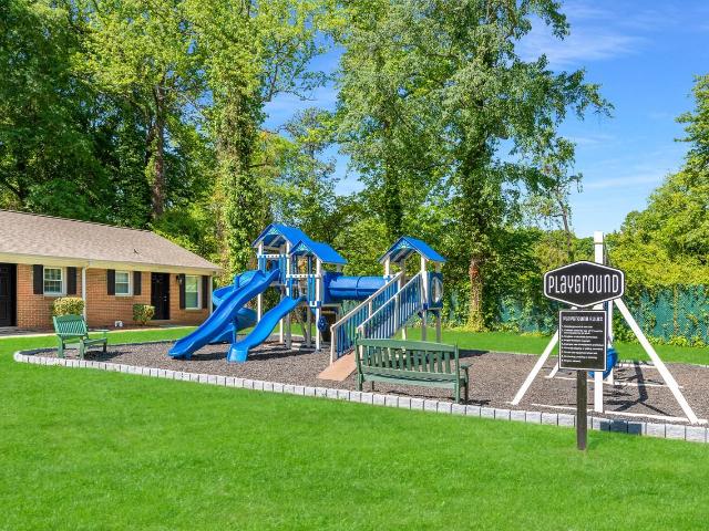 Tryon Forest 1 Bedroom Apartment for Rent at 411 Lambeth Drive, Charlotte, NC 28213 Hidden Valley
