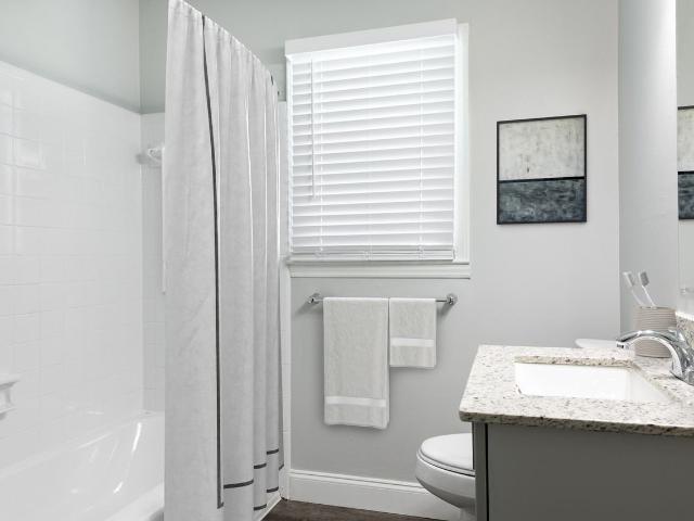 Tryon Forest 1 Bedroom Apartment for Rent at 411 Lambeth Drive, Charlotte, NC 28213 Hidden Valley
