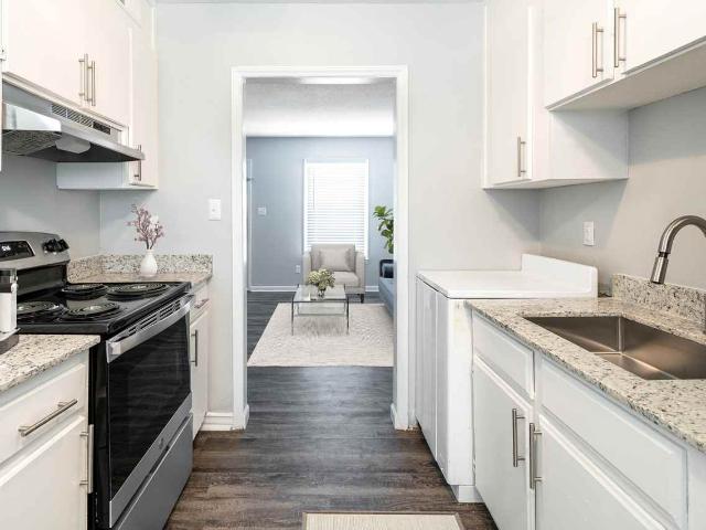 Tryon Forest 2 Bedroom Apartment for Rent at 411 Lambeth Drive, Charlotte, NC 28213 Hidden Valley