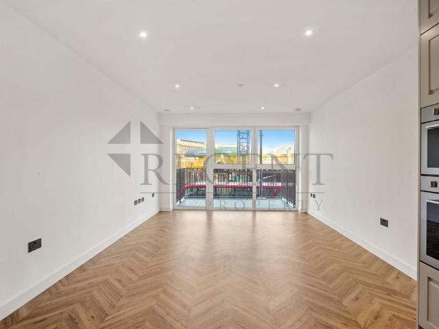 Tryon House, Brook Street, KT1 2 bed apartment to rent £3,150 pcm £727 pw